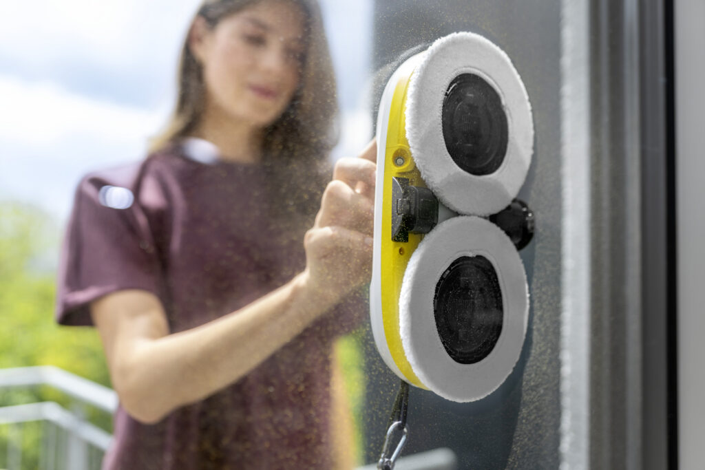 Kärcher Fensterreinigungsroboter RCW 2 - Kärcher Center St. Gallen